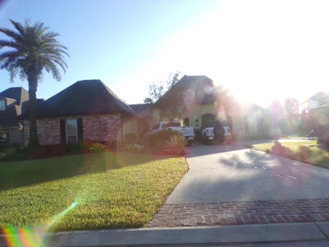 E Lakefront Dr