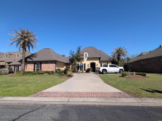 E Lakefront Dr