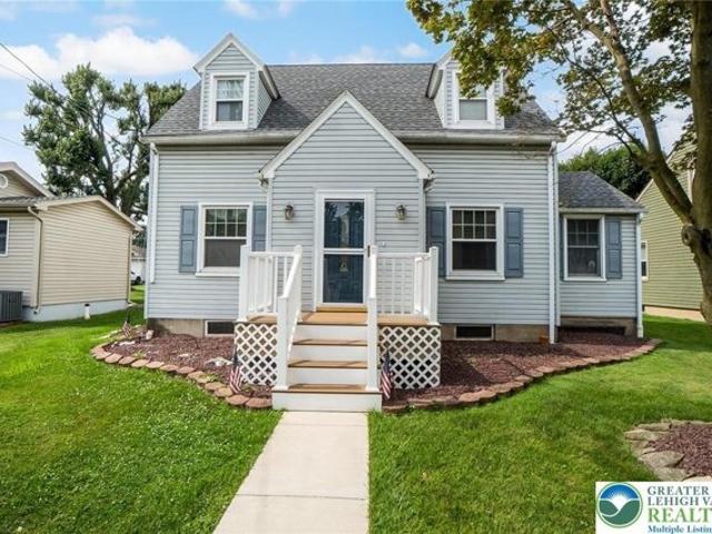 E Lawn Rd, Upper Nazareth Township, Home For Sale