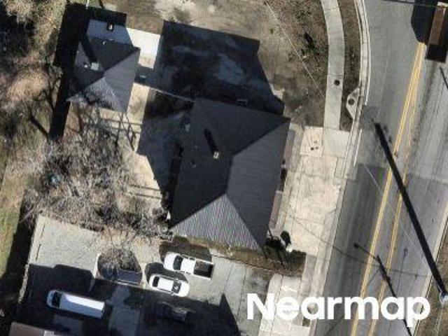 E Lathrop Ave