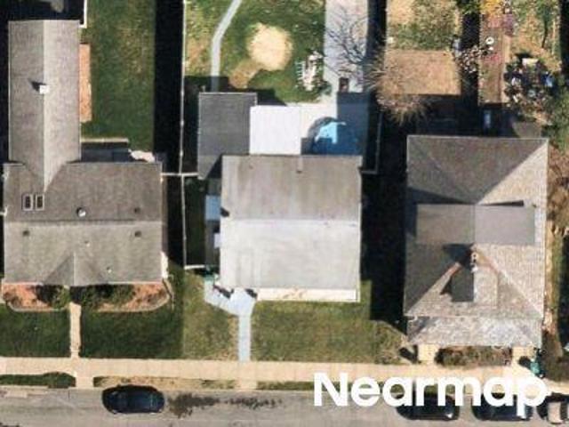 E Laurel St