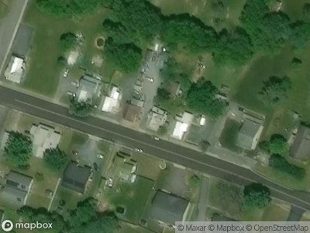 E Lee St