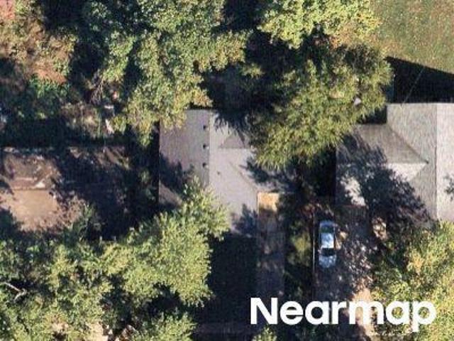 E Lexington Dr