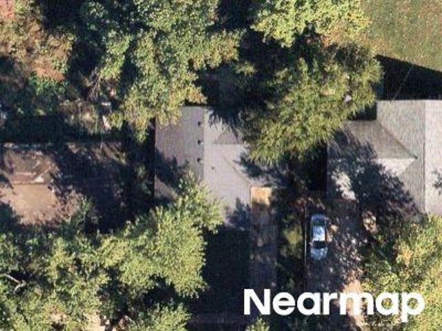 E Lexington Dr