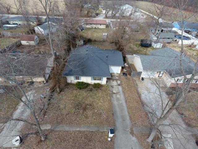 E Lexington Dr