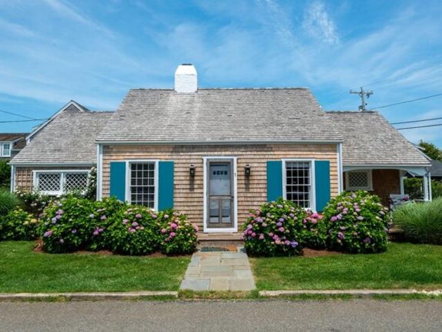 E Lincoln Ave, Nantucket, Home For Sale