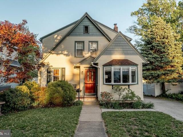 E Linden Ave, Haddon Township, Home For Sale