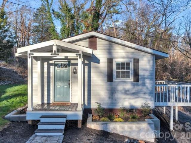 E Livingston St, Tryon, Home For Sale