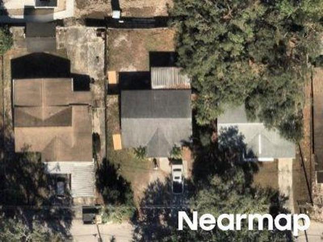 E Louisiana Ave