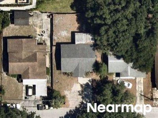 E Louisiana Ave
