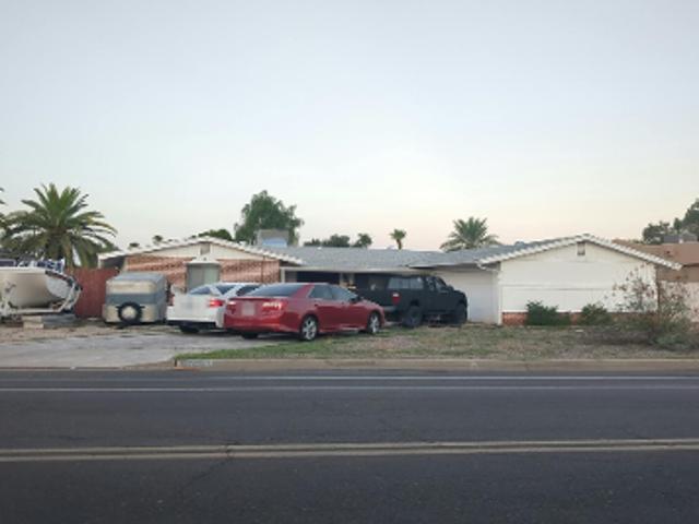 E Pueblo Ave