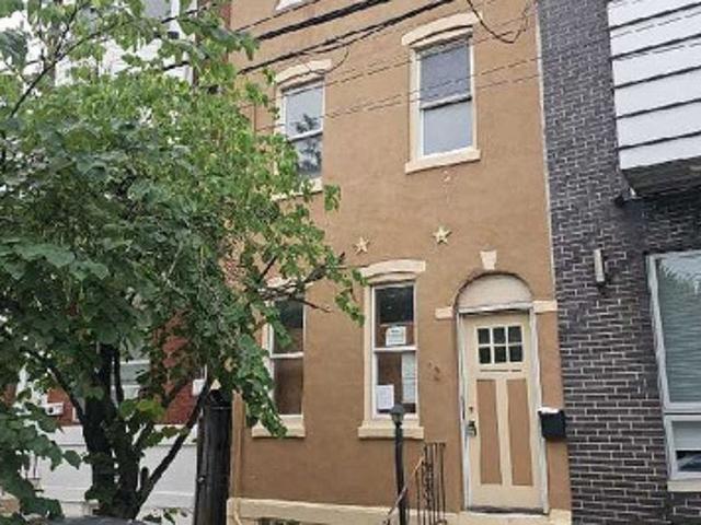 E Palmer St