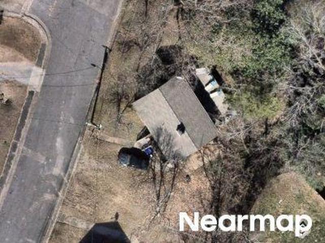 E Passmore Ln