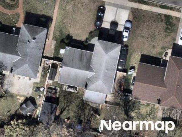 E Pennywood Ave