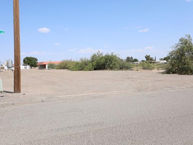E Pine St, Deming, NM 88030