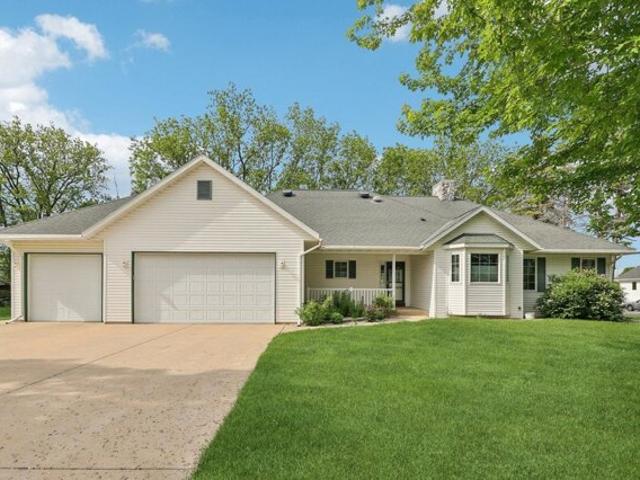 E Pine St, Lake Mills, Home For Sale