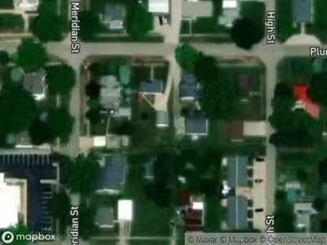 E Plum St