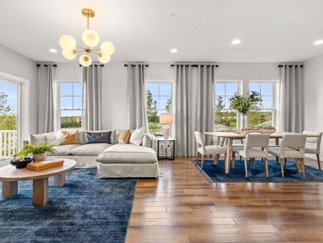 E Point Dr Unit,east Providence, Condo For Sale