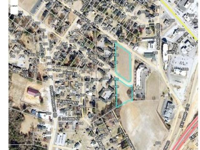E Pope St, Dunn, NC 28334