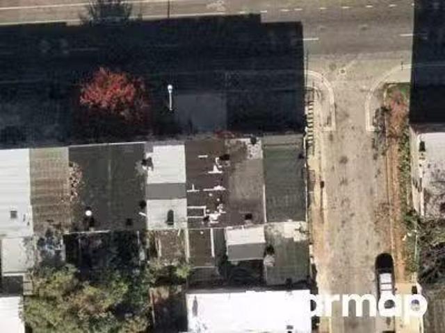 E Preston St