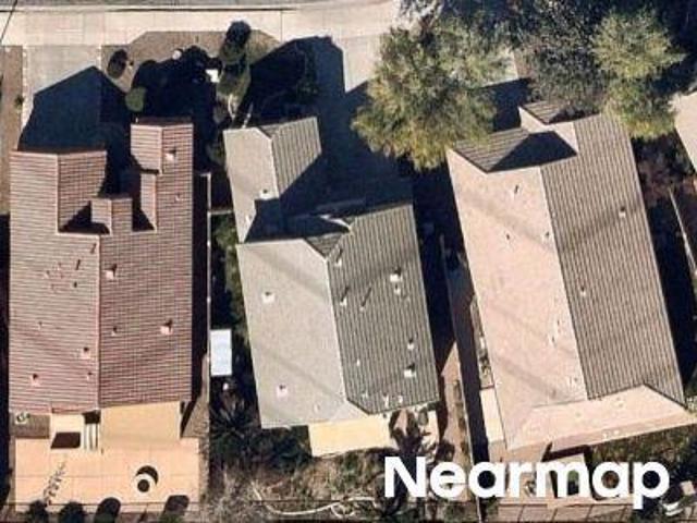 E Quiet Hollow Ln