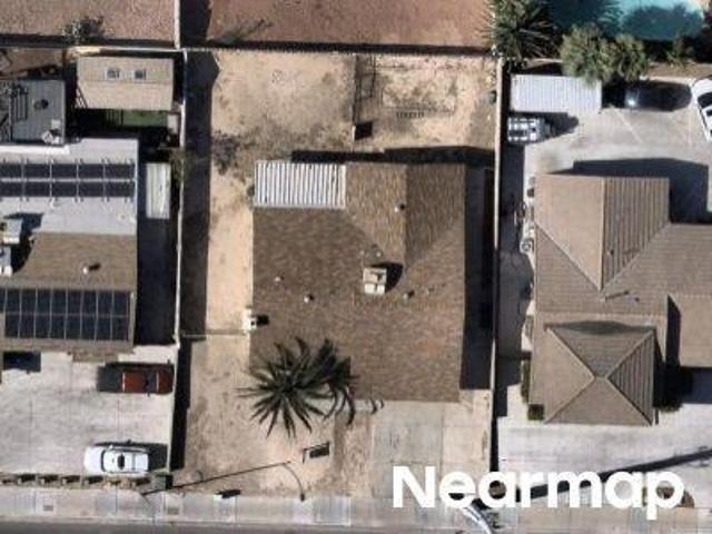 E Russell Rd
