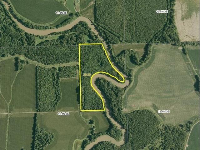 E Ray Rd, Lewistown, IL 61542