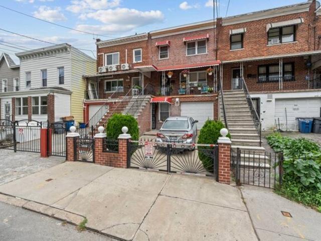 E Rd St, New York, Home For Sale
