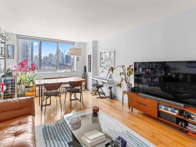 E Rd St Apt G, New York, Property For Sale