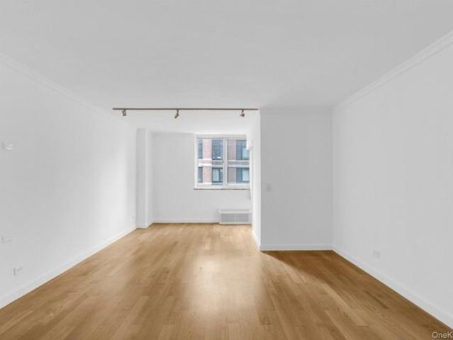 E Rd St Apt K, New York, Property For Sale