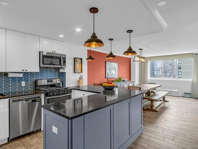 E Rd St Unit De, New York, Property For Sale