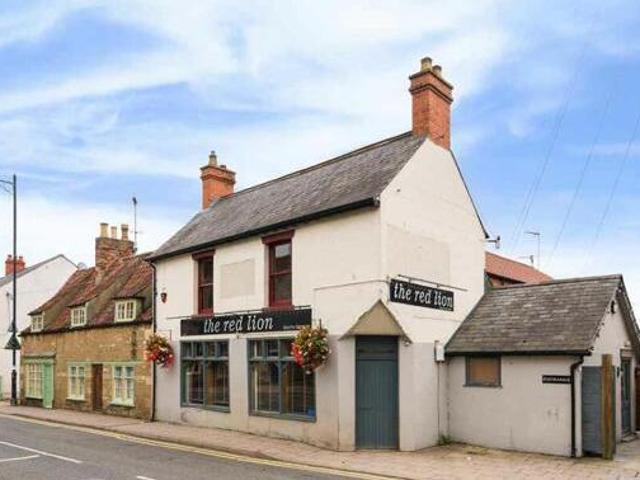 E Red Lion, South Street, Pub For Sale