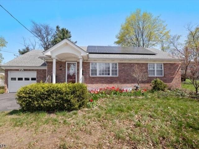 E Ridgewood Ave, Paramus, Home For Sale