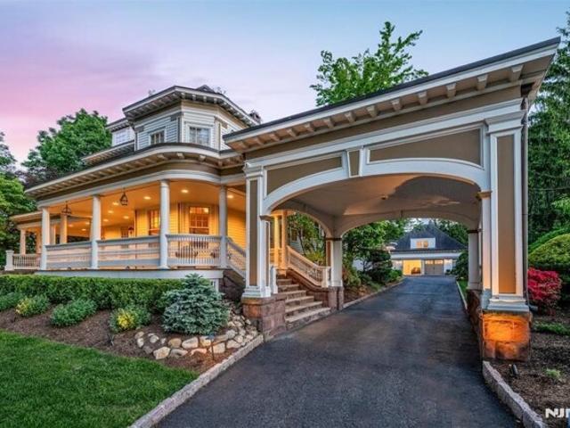 E Ridgewood Ave, Ridgewood, Home For Sale