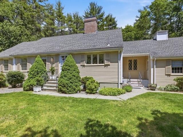 E Riding Dr, Carlisle, Home For Sale