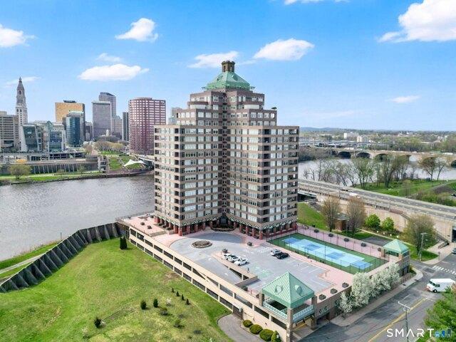E River Dr Apt,east Hartford, Condo For Sale