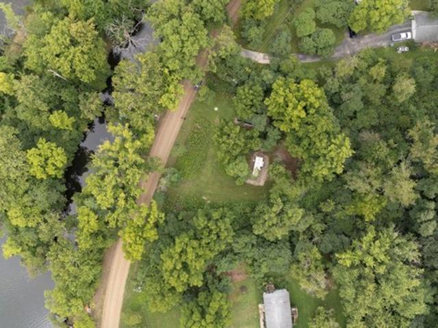 E River Rd, Buchanan, MI 49107