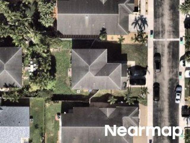 E Riverbend Dr