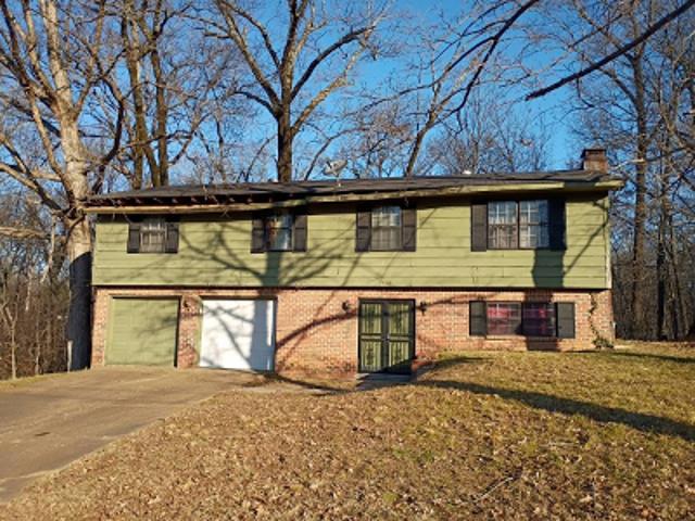E Rolling Woods Dr