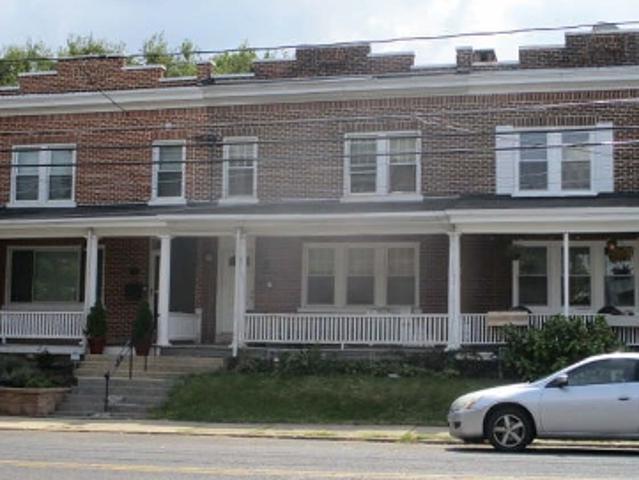 E Ross St
