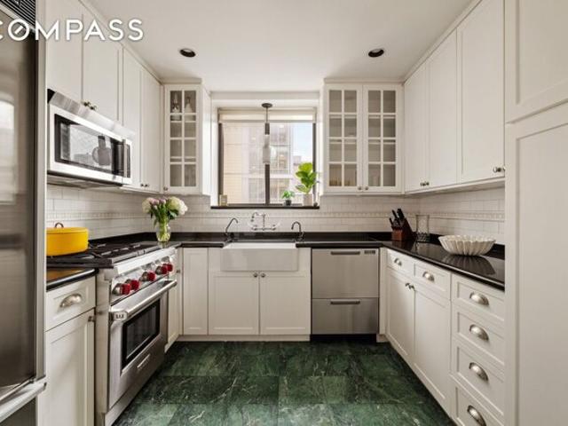 E St St Apt,manhattan, Property For Sale