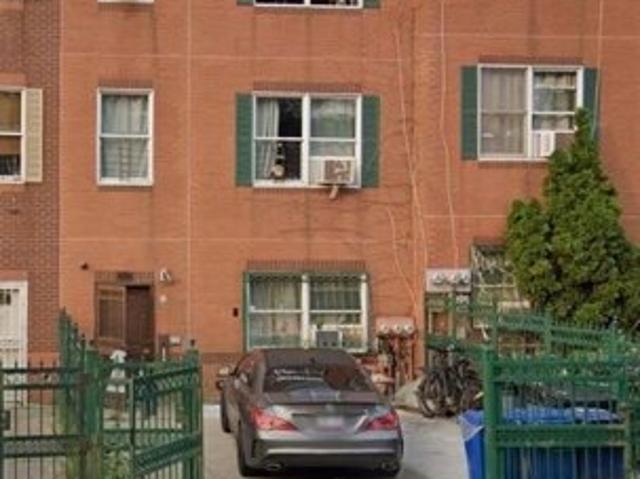 E St St, Bronx, Home For Sale