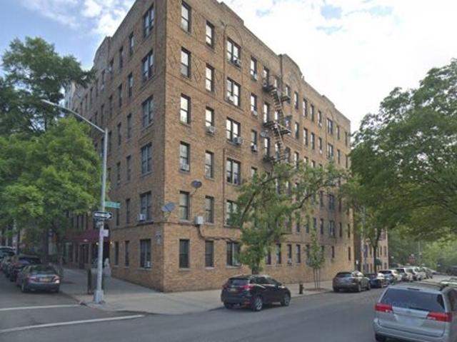 E St St, Bronx, Home For Sale