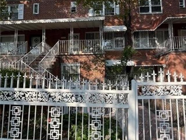 E St St, Brooklyn, Home For Sale