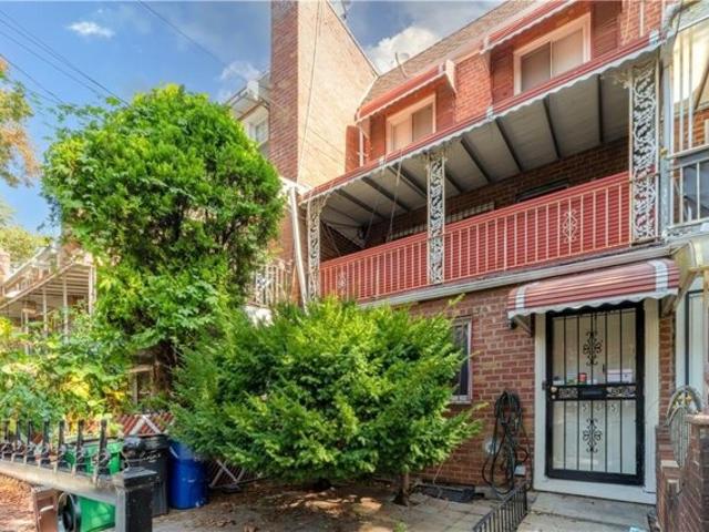 E St St, Brooklyn, Home For Sale