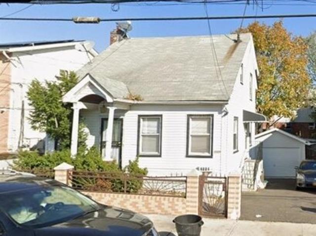 E St St, Brooklyn, Home For Sale