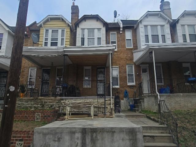 E Stafford St