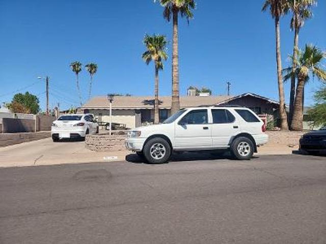 E Saguaro Dr