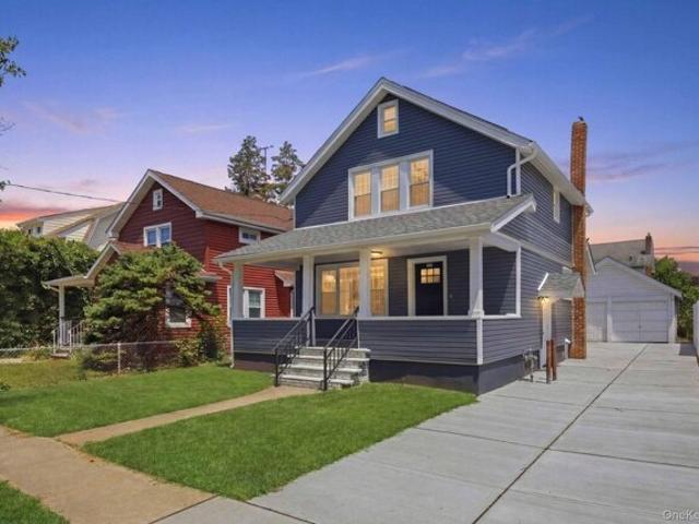 E Saint Marks Pl, Valley Stream, Home For Sale