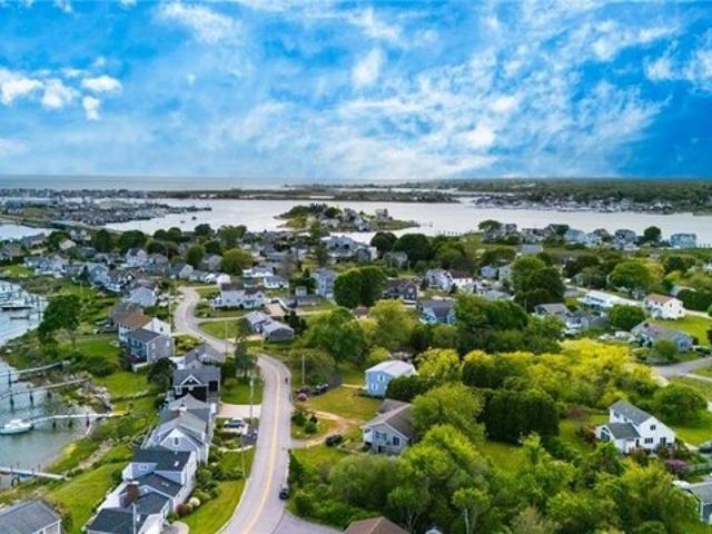 E Shore Rd, Narragansett, Home For Sale